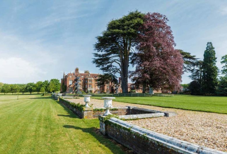 Cavendish Gold Edition Summer School Embley Park Campus – アイビー UK